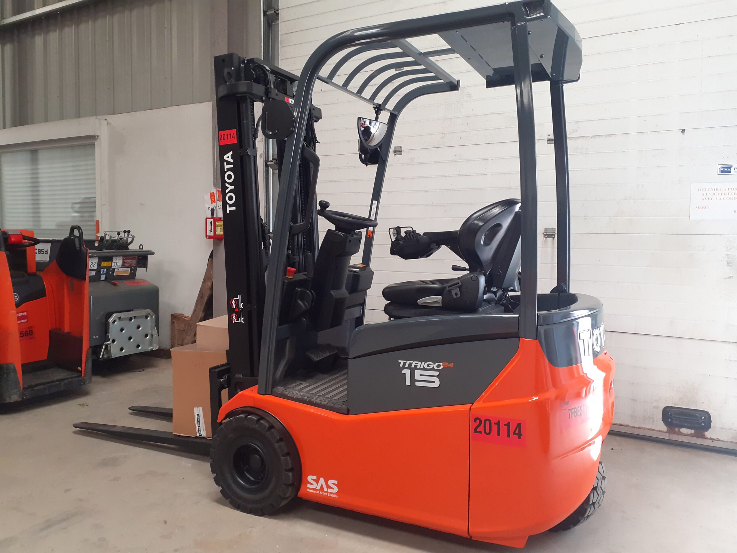 CHARIOT ELEVATEUR ELECTRIQUE - Arzel